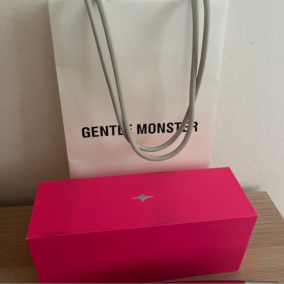 GENTLE MONSTER | Accessories | Gentle Monster Bandoneons Black Bold ...